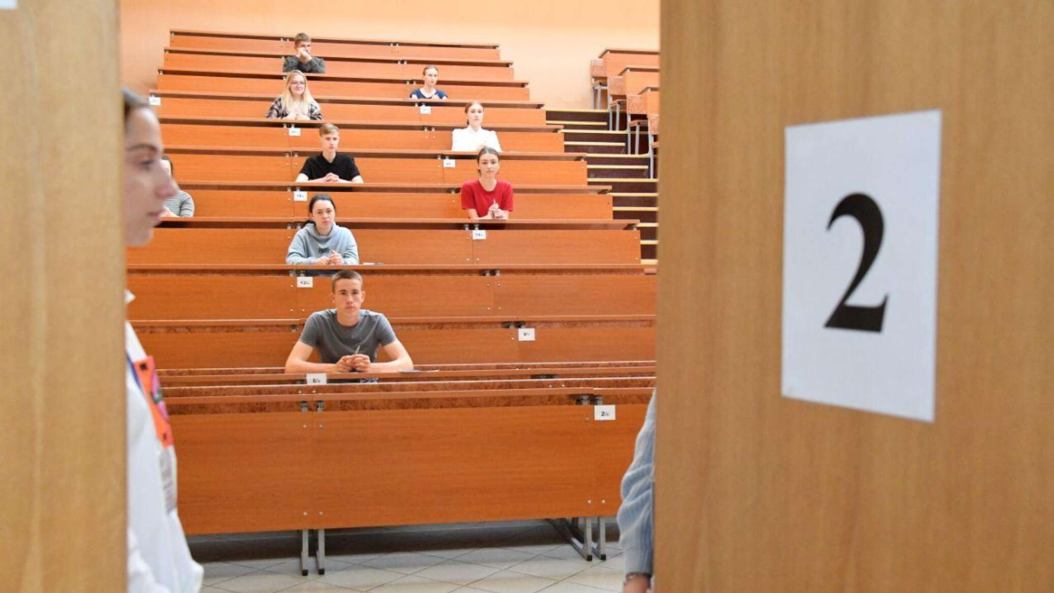 Подслушивали и подглядывали: 9 человек удалили с ЦЭ за нарушения правил ...