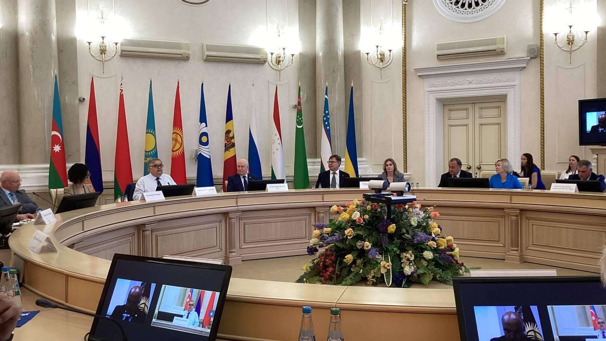 Лебедев: "вражеские голоса" продолжают вещать на страны СНГ - 04.08. ...