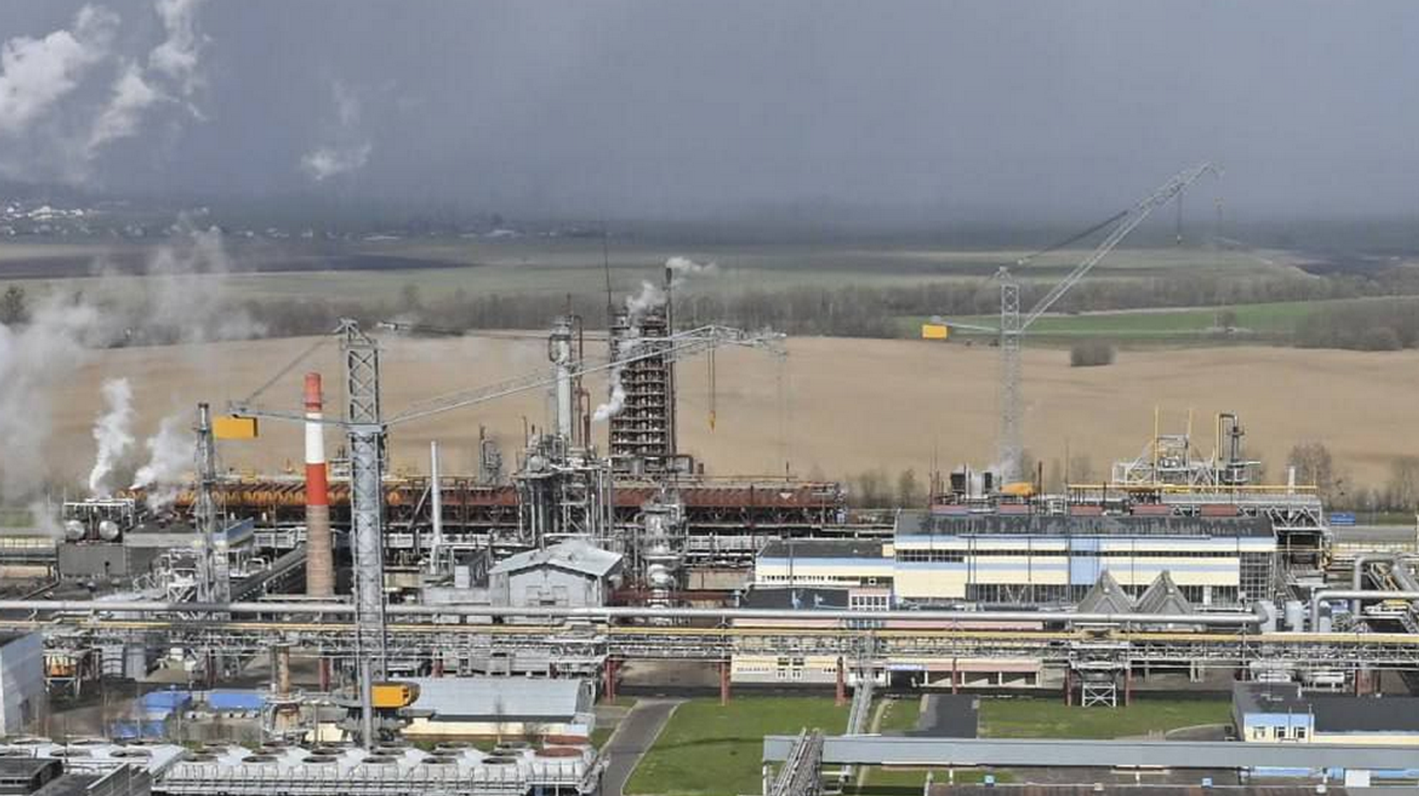 Технологический факел горел на "Гродно Азот" - 24.12.2025, Sputnik Беларусь