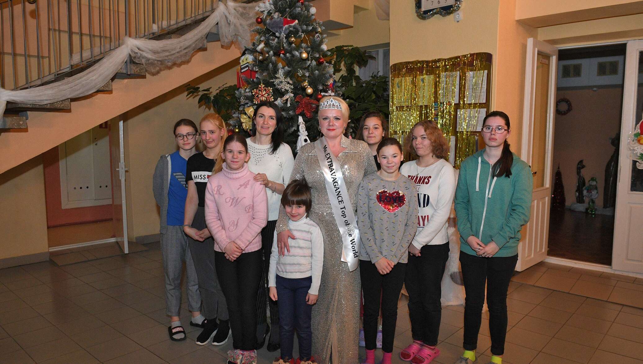 Королева из "парната": как модель "плюс сайз" учит детдомовцев верить в ...